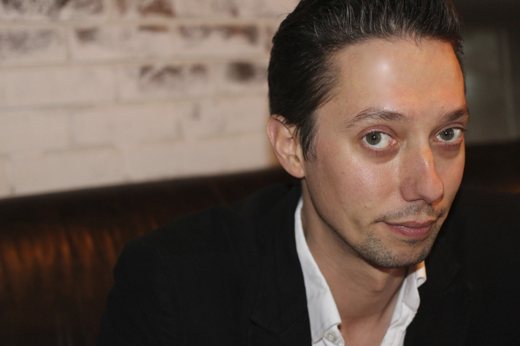 Interviu cu Adrian Todd Zuniga despre Literary Death Match